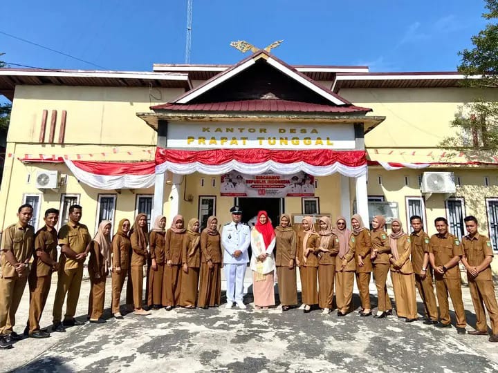 Pj Kepala Desa Prapat Tunggal Gelar Upacara Bendera Peringatan HUT RI ...